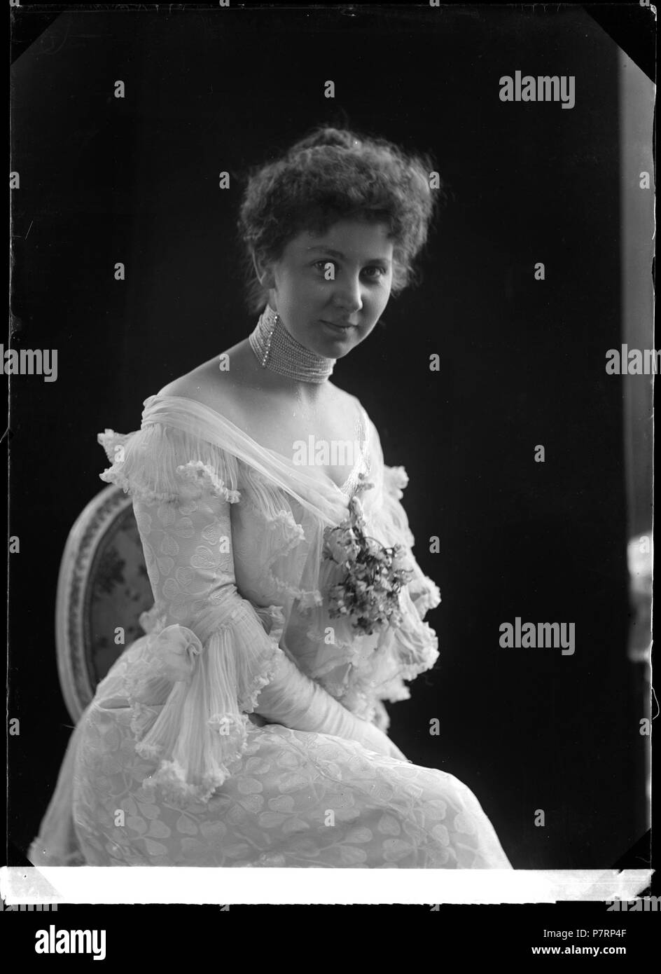 Opera singer glass hi-res stock photography and images - Alamy