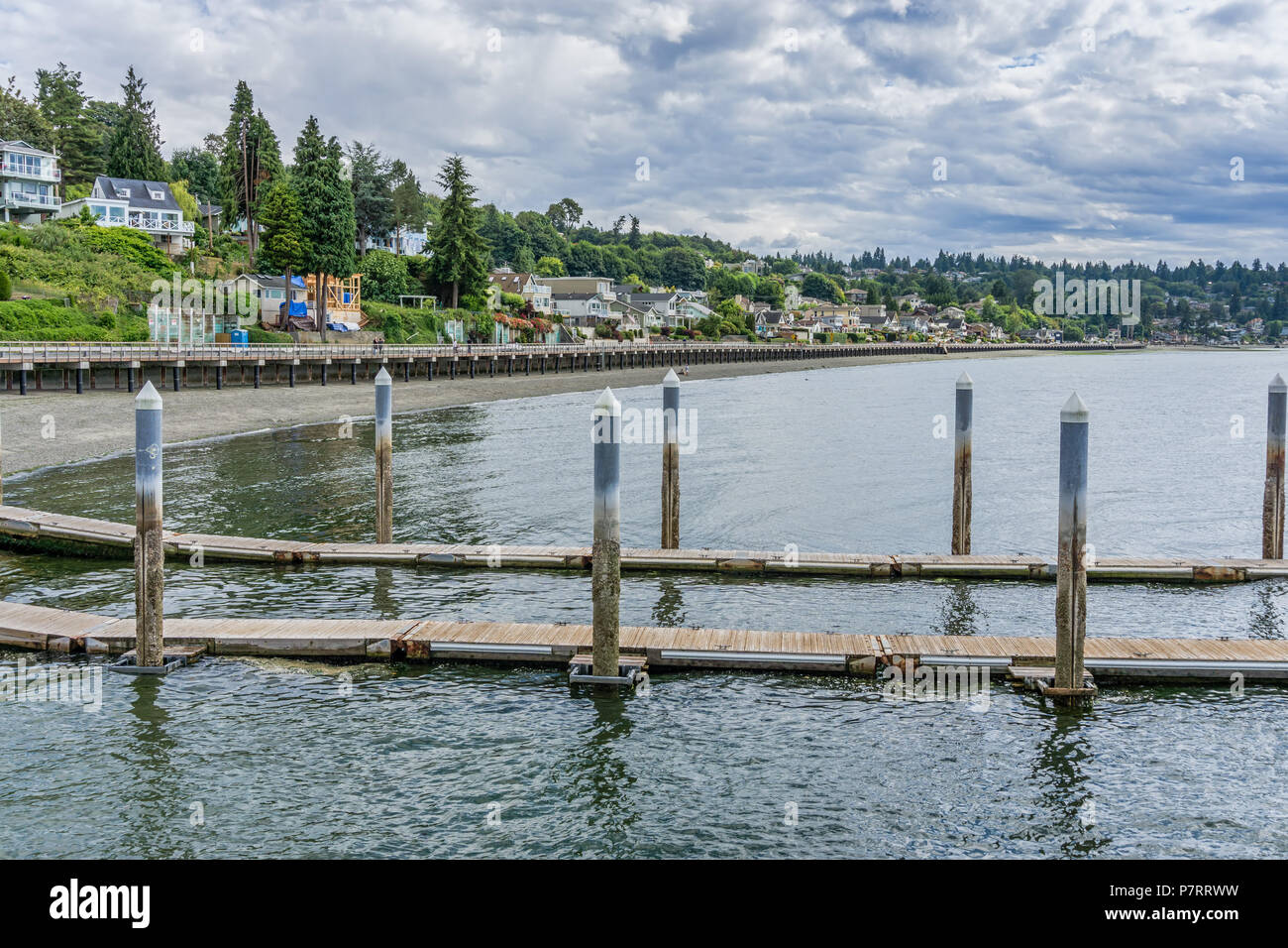 A view of the boardwalk and shoreline in Redondo Beach, Washington ...