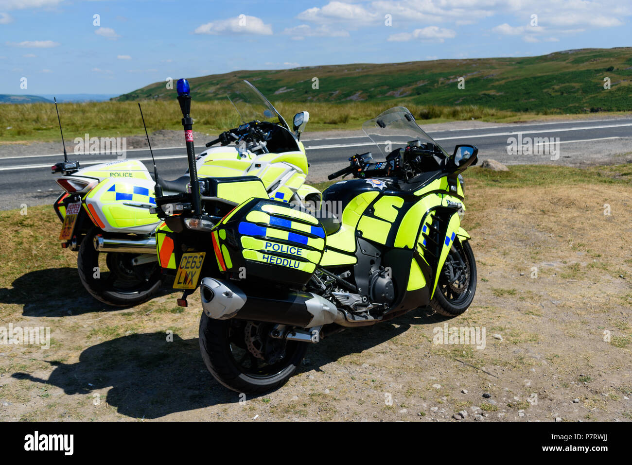 English policeman on motorcycle hi-res stock photography and images - Alamy