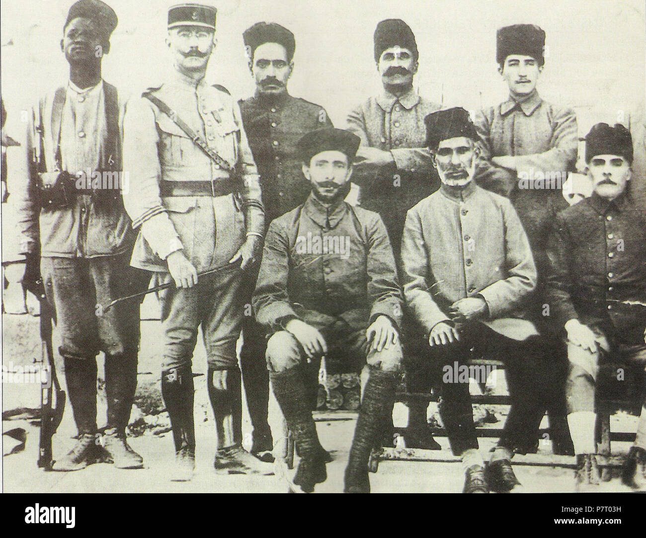 English: French officer with five Turkish prisoners from Antep (later ...