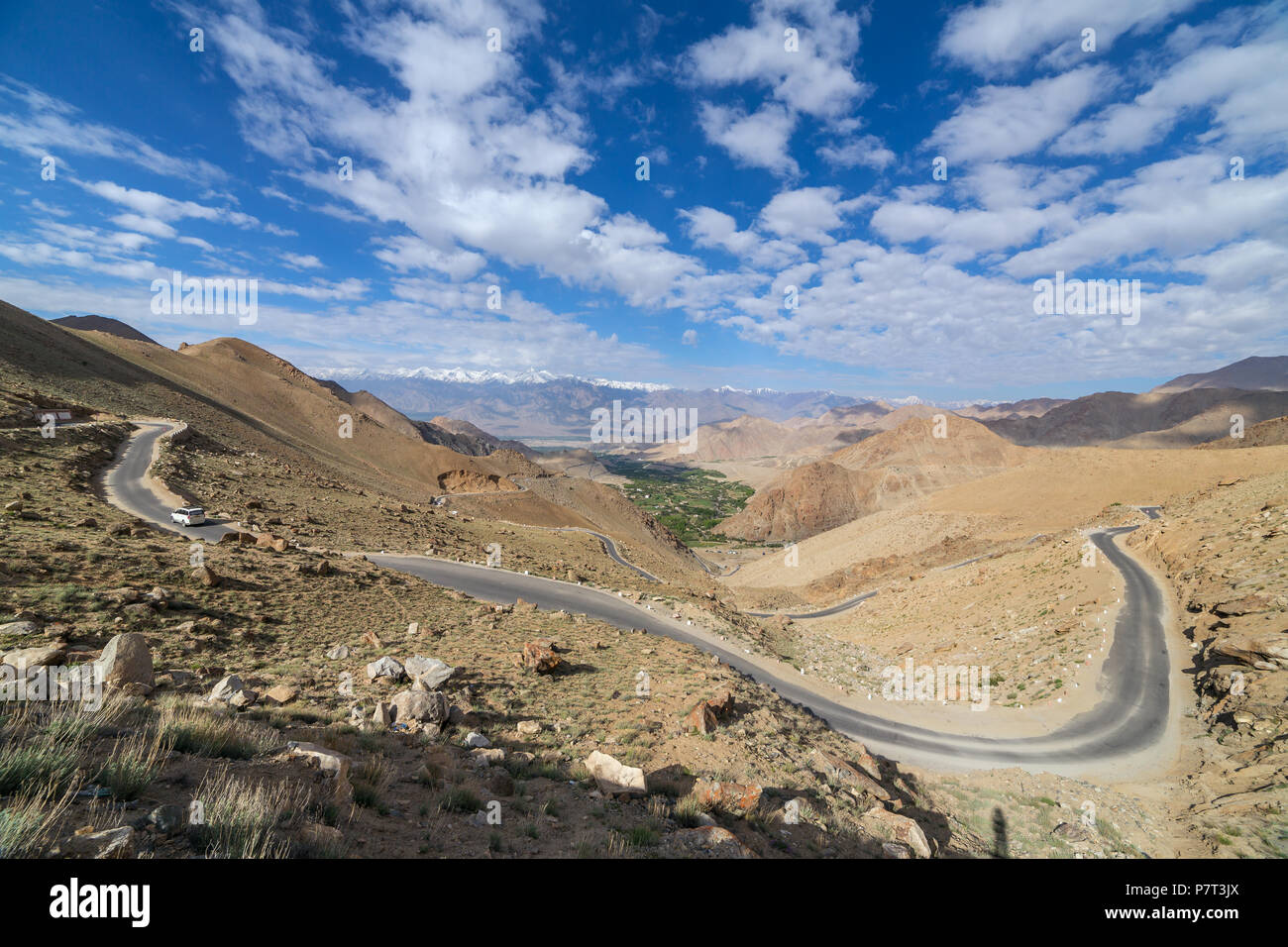 Khardung la Pass on the way between Leh and Nubra valley in Ladakh ...