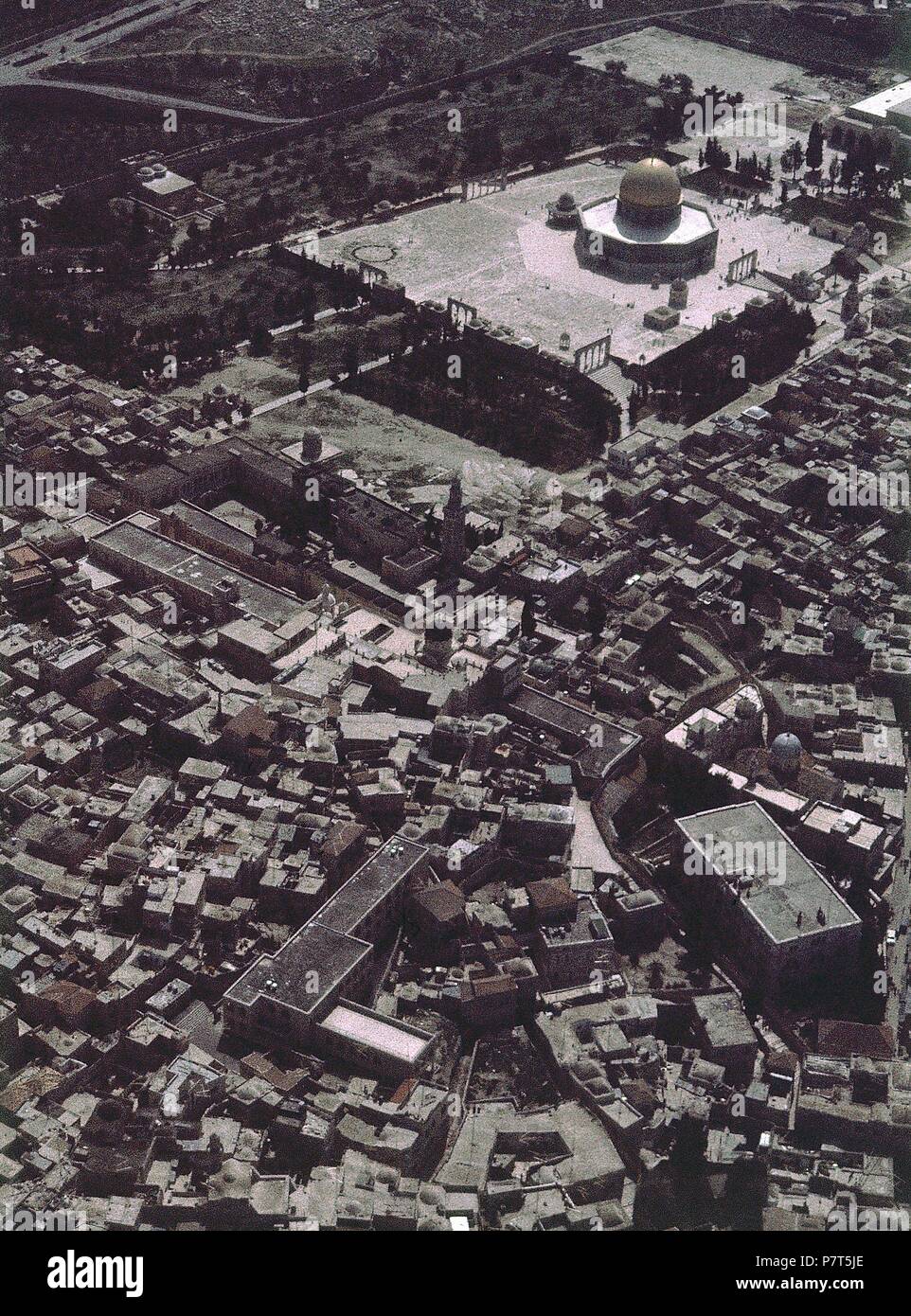 Vista de la mezquita de omar hi-res stock photography and images - Alamy