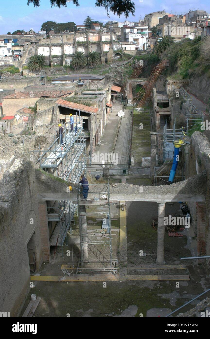 Ruinas de ciudad romana hi-res stock photography and images - Alamy