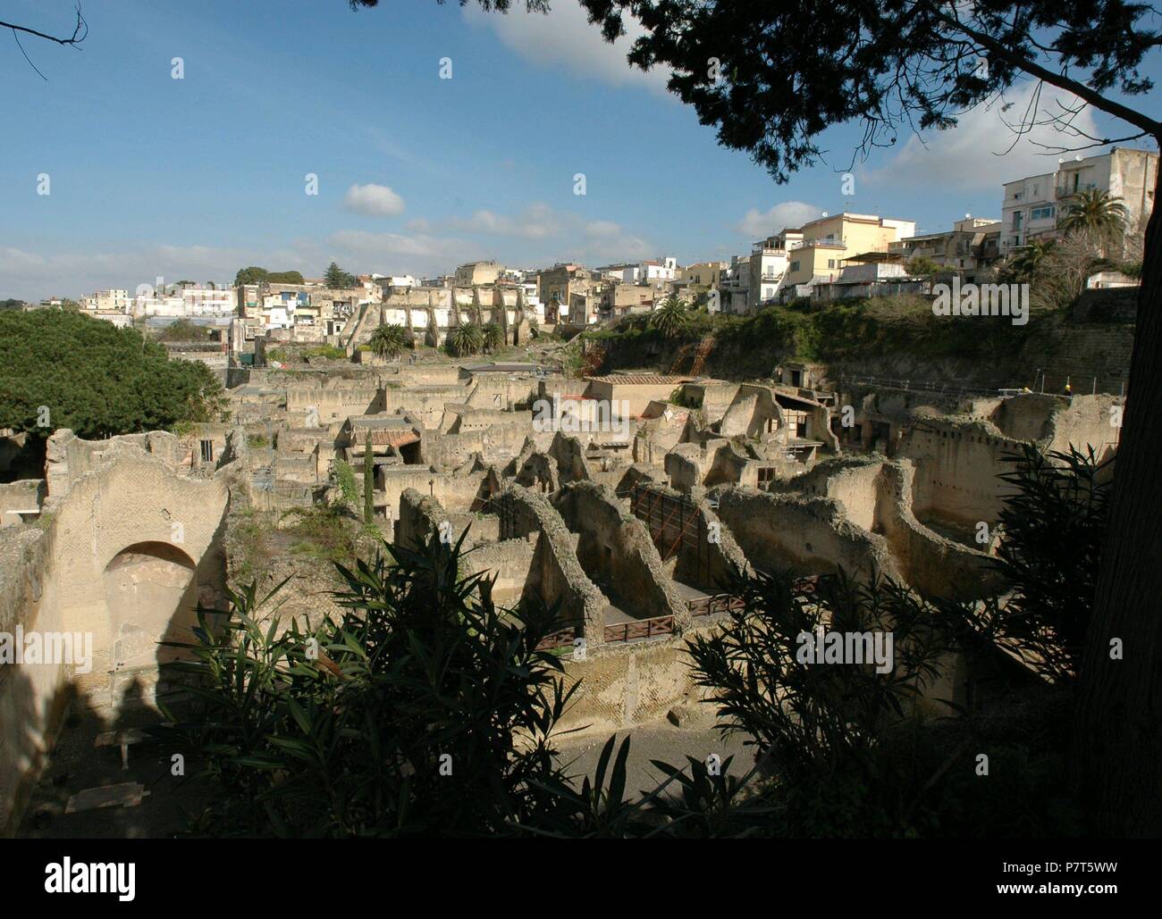 Ruinas de ciudad romana hi-res stock photography and images - Alamy