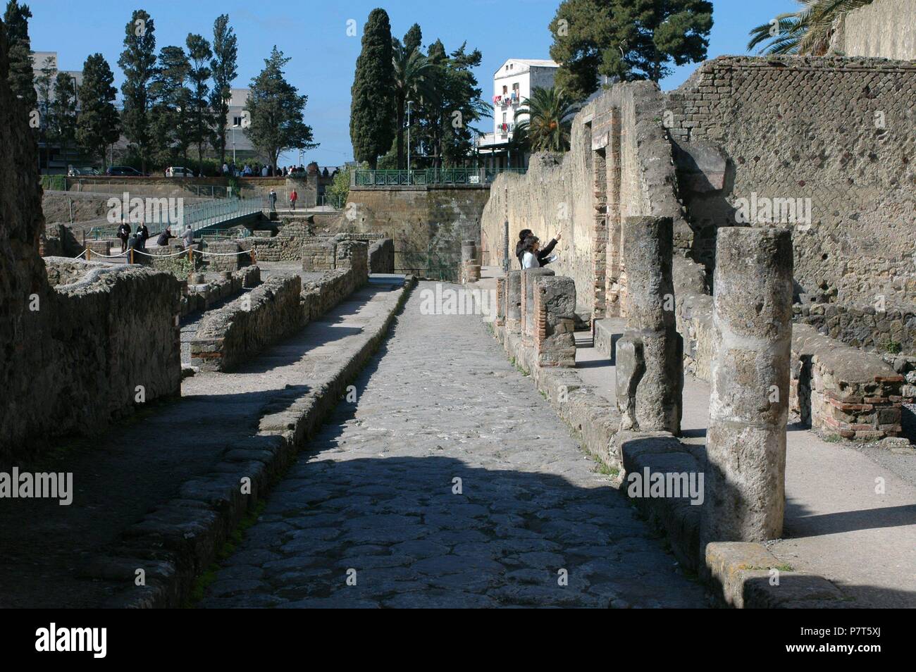 Calle romana hi-res stock photography and images - Alamy