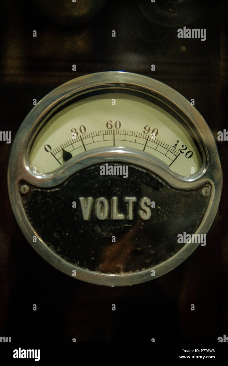 Antique scale face hi-res stock photography and images - Alamy