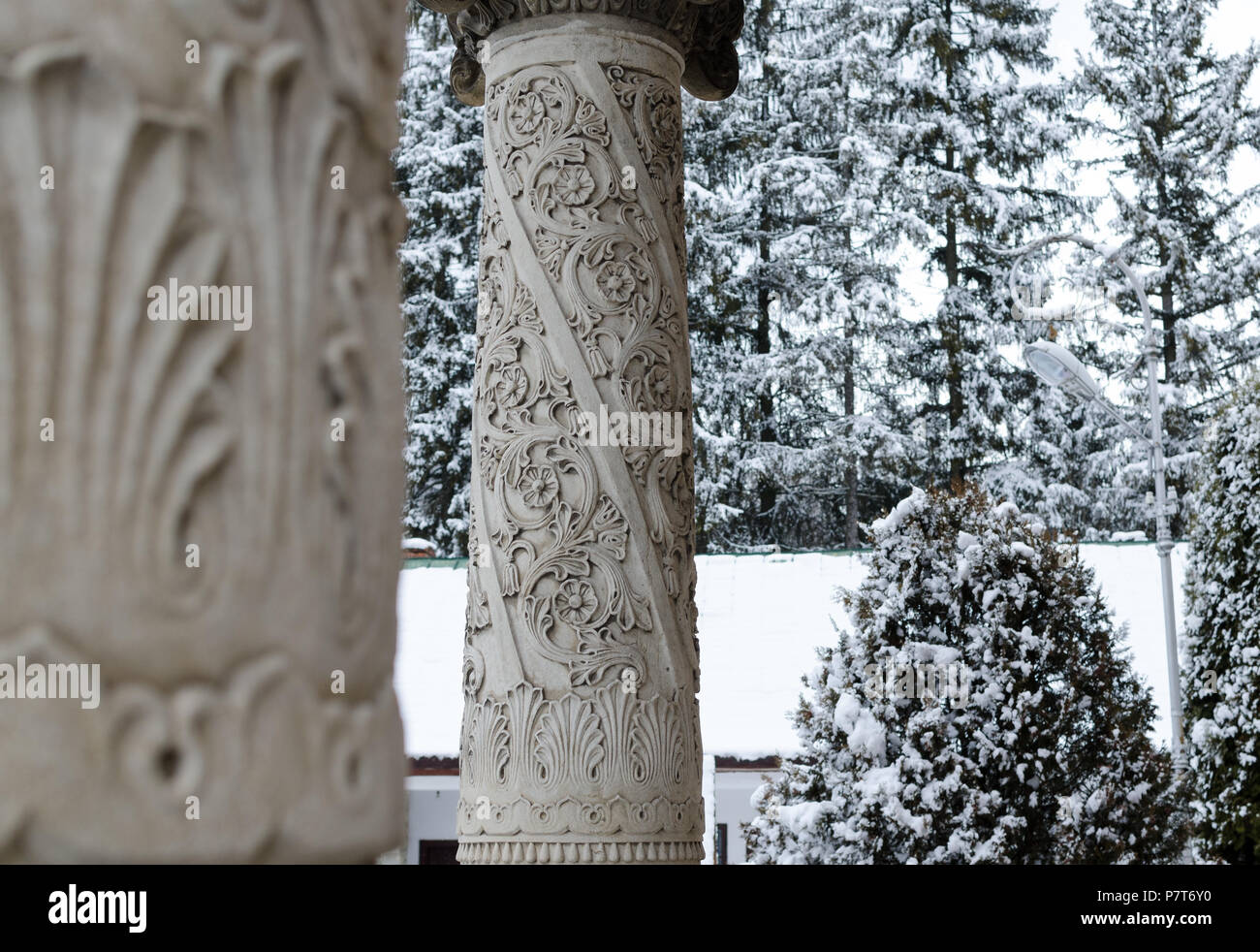 Pillar architecture hi-res stock photography and images - Alamy