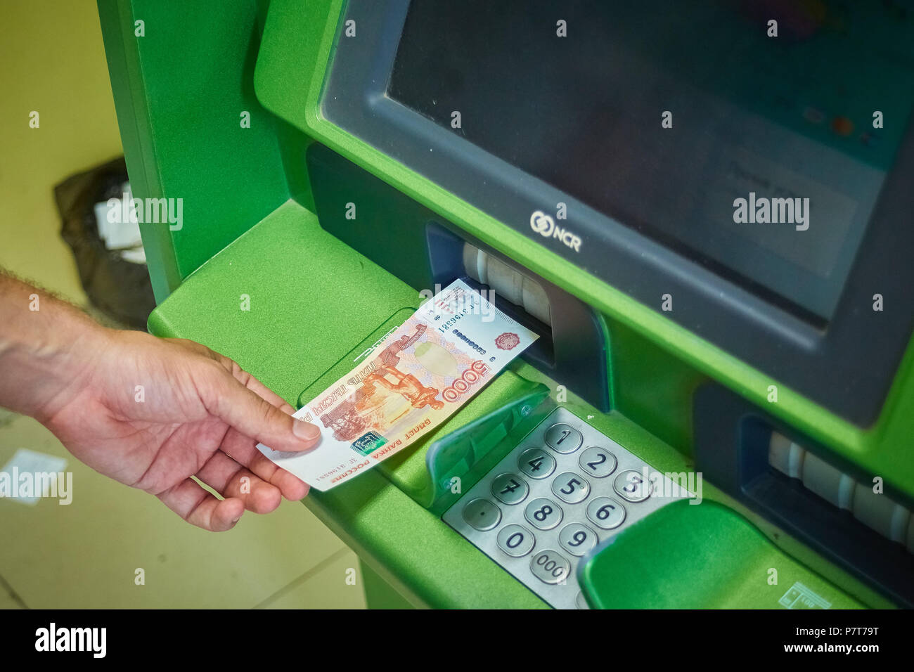 Holding up cheque hi-res stock photography and images - Alamy