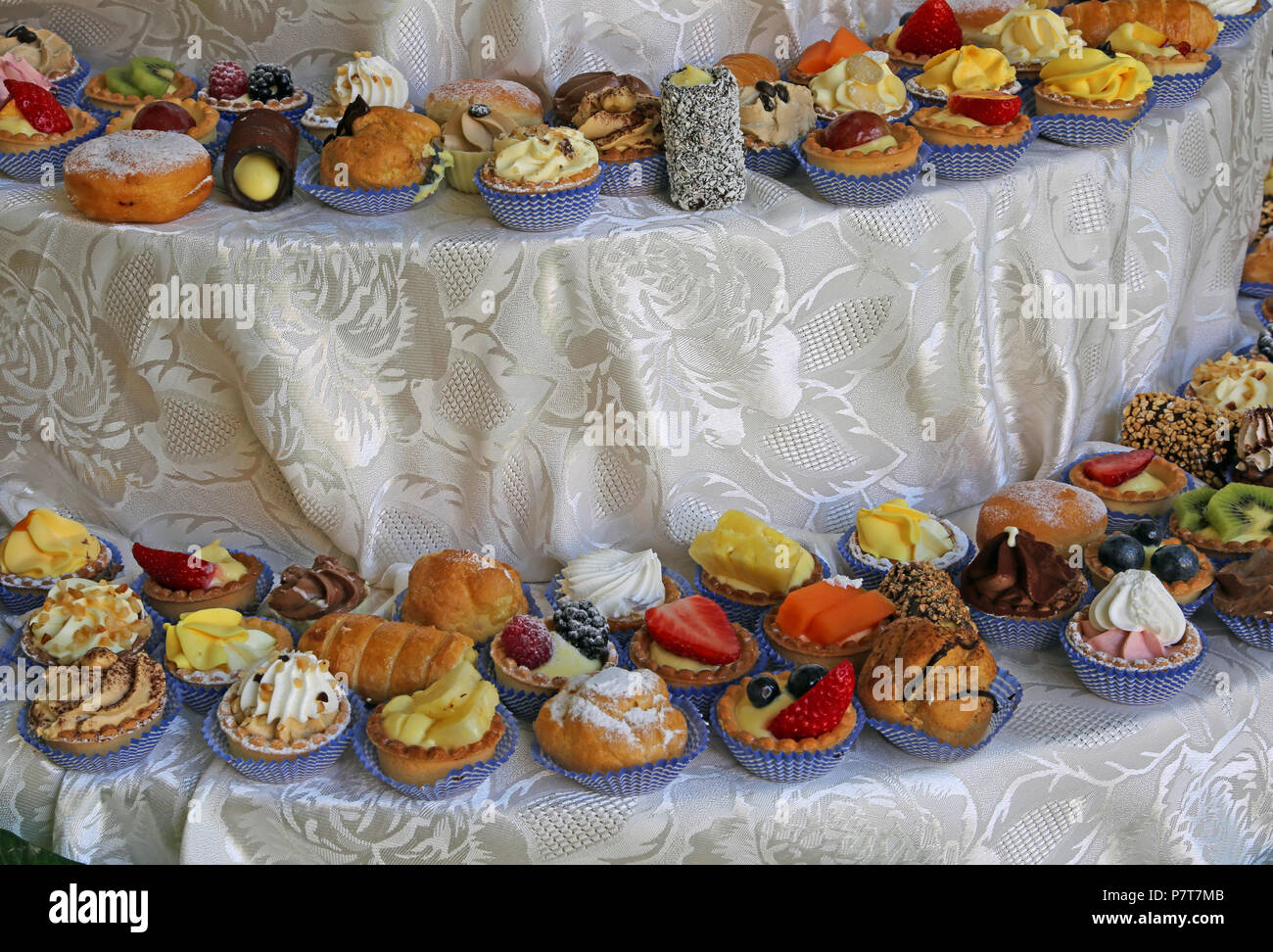 Lot mini mignon hi-res stock photography and images - Alamy