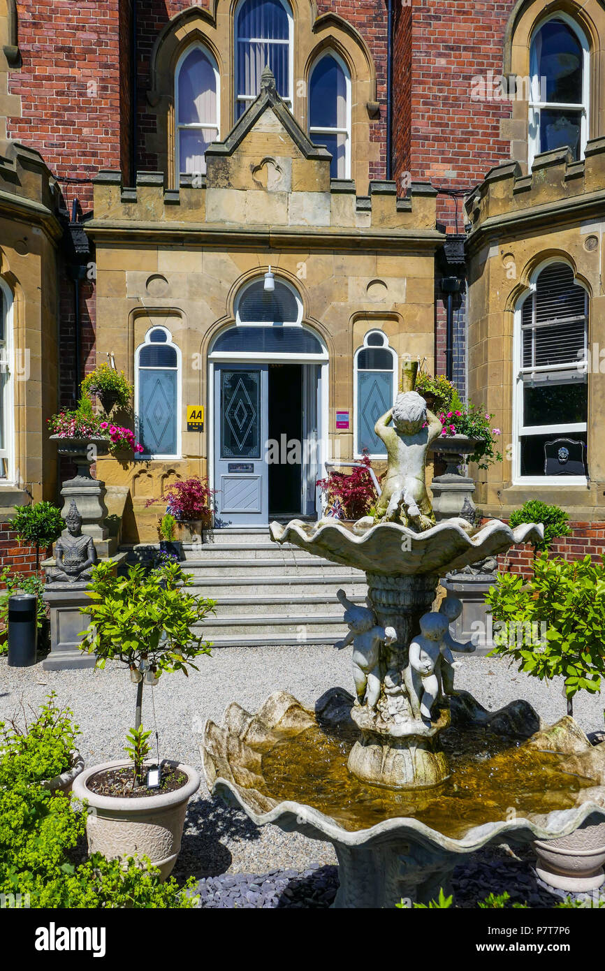 Victorian architecture and fountain, Saltburn by the Sea, seaside town ...
