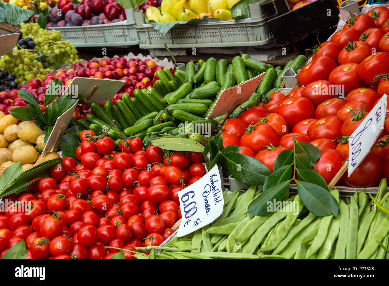 Istanbul supermarket hi-res stock photography and images - Alamy