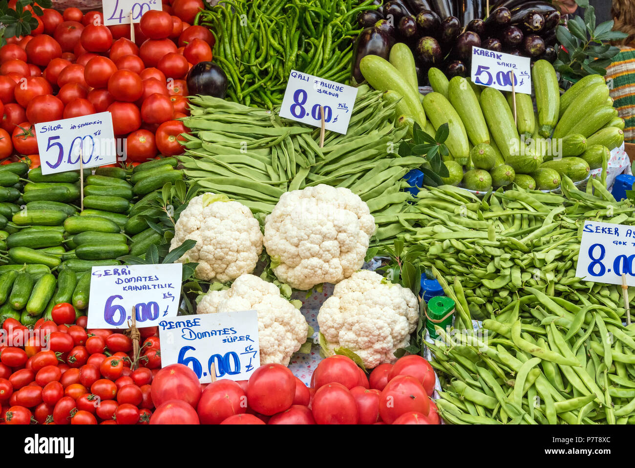 Vegetable market istanbul turkey hi-res stock photography and images ...