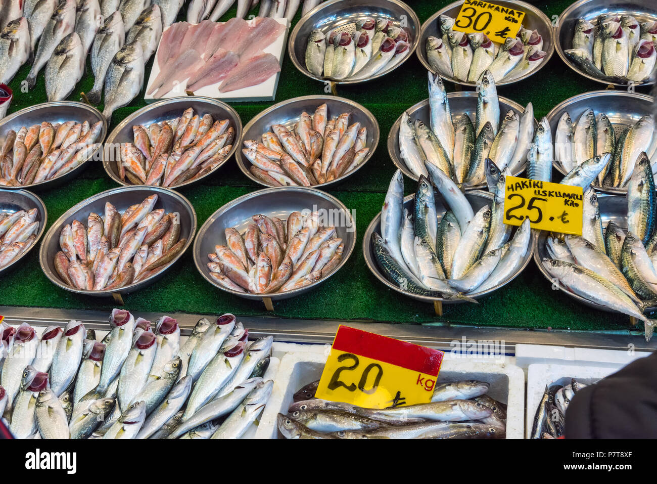 Istanbul seafood hi-res stock photography and images - Alamy