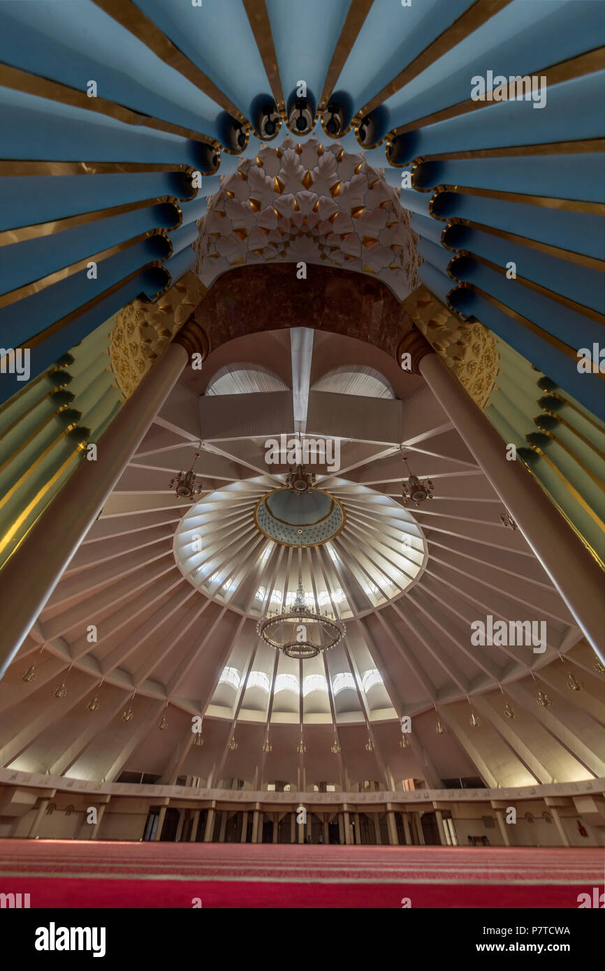 Sheikh khalifa mosque hi-res stock photography and images - Alamy