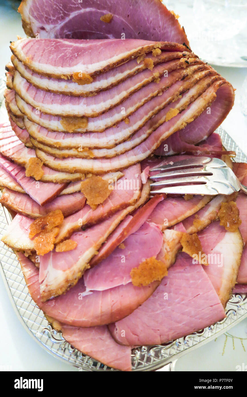 Spiral cut ham hi-res stock photography and images - Alamy