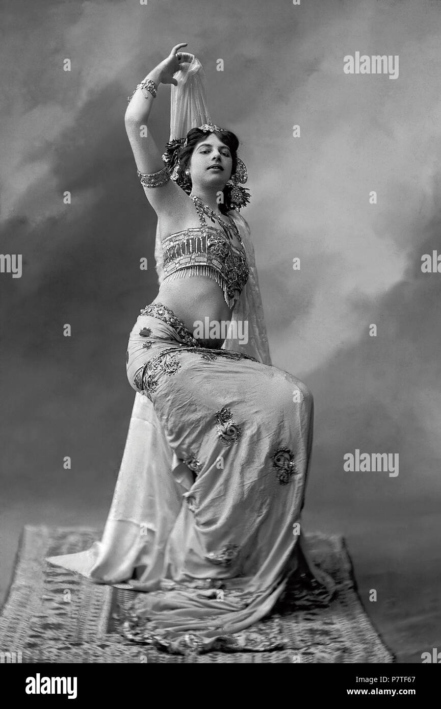 Mata hari hi-res stock photography and images - Alamy