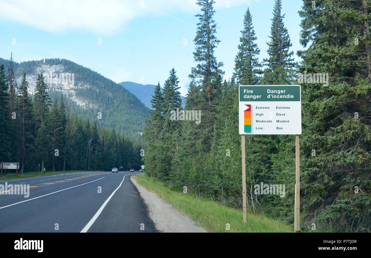 Trans canada highway alberta sign hi-res stock photography and images ...