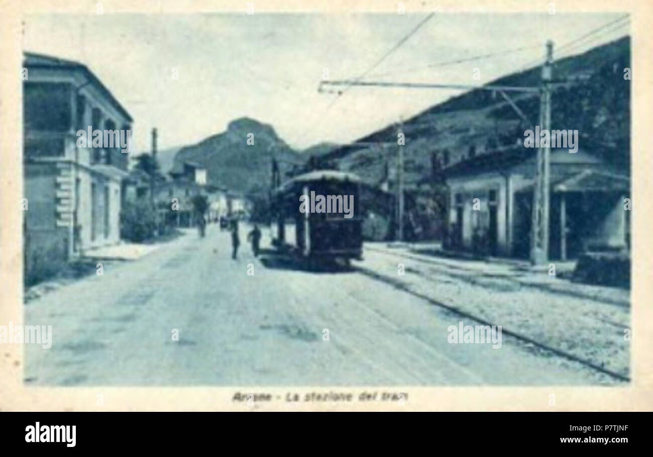 Stazione del tram hi-res stock photography and images - Alamy
