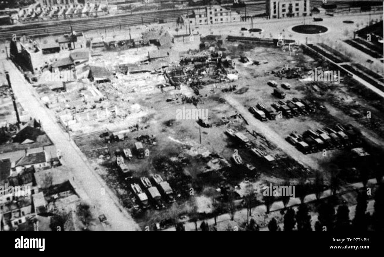 04 04 1941 Black and White Stock Photos & Images - Alamy