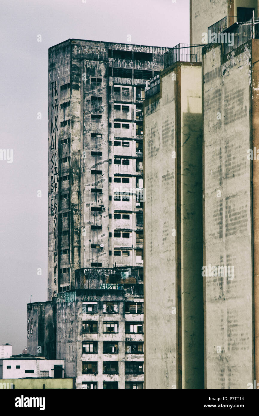 Condemned buildings used as slum Stock Photo - Alamy