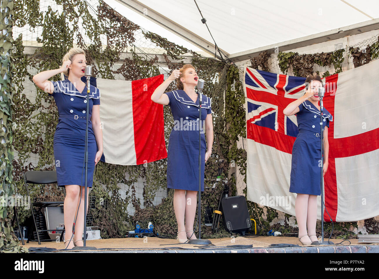 Britain flag 1940s hi-res stock photography and images - Alamy