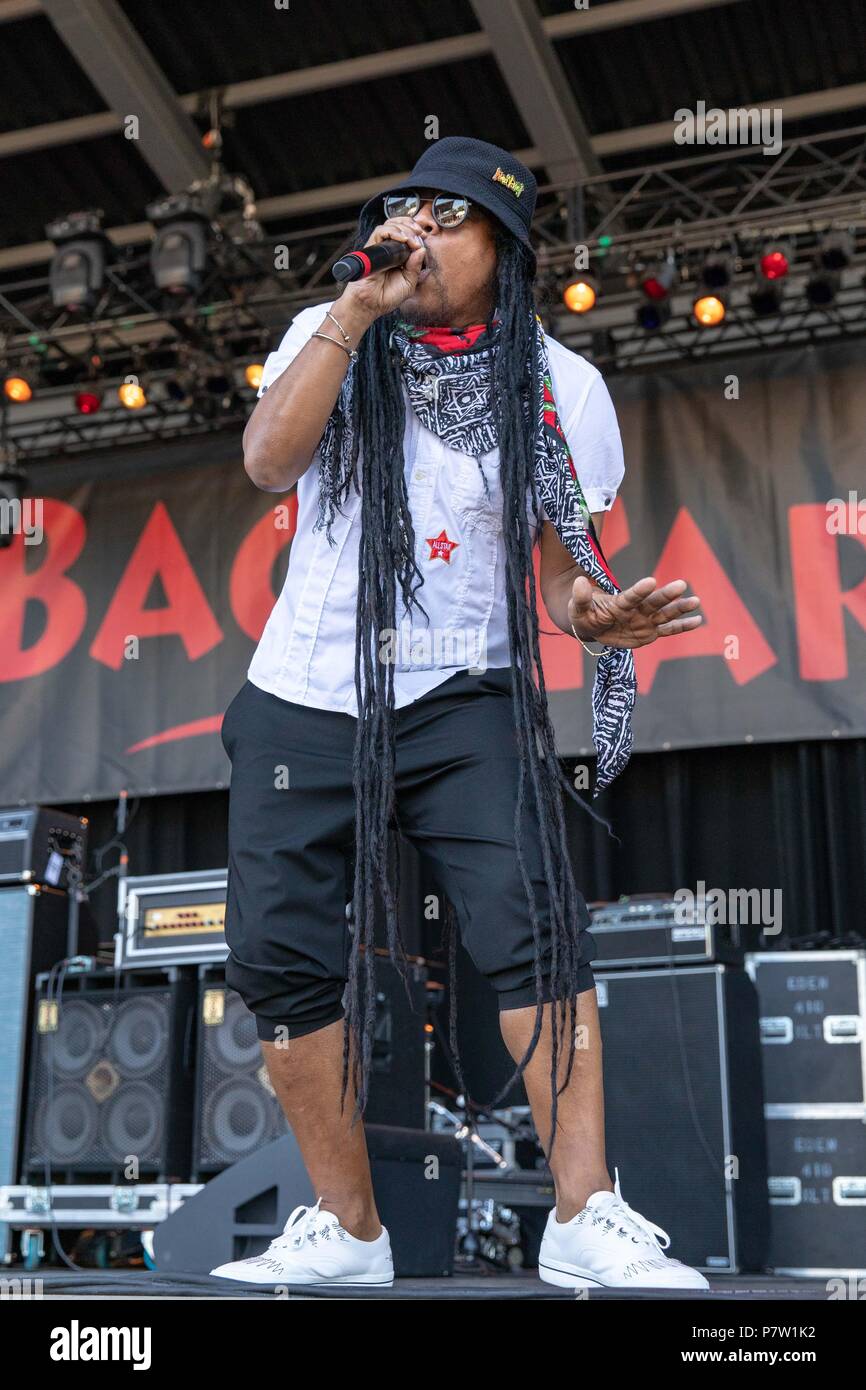 Maxi priest hi-res stock photography and images - Alamy