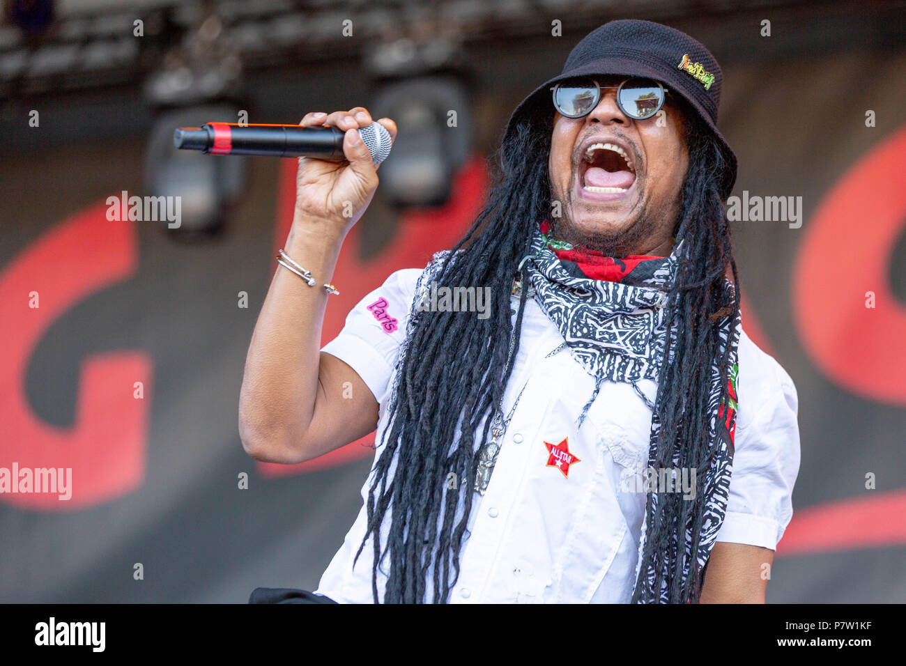 Max elliott hi-res stock photography and images - Alamy