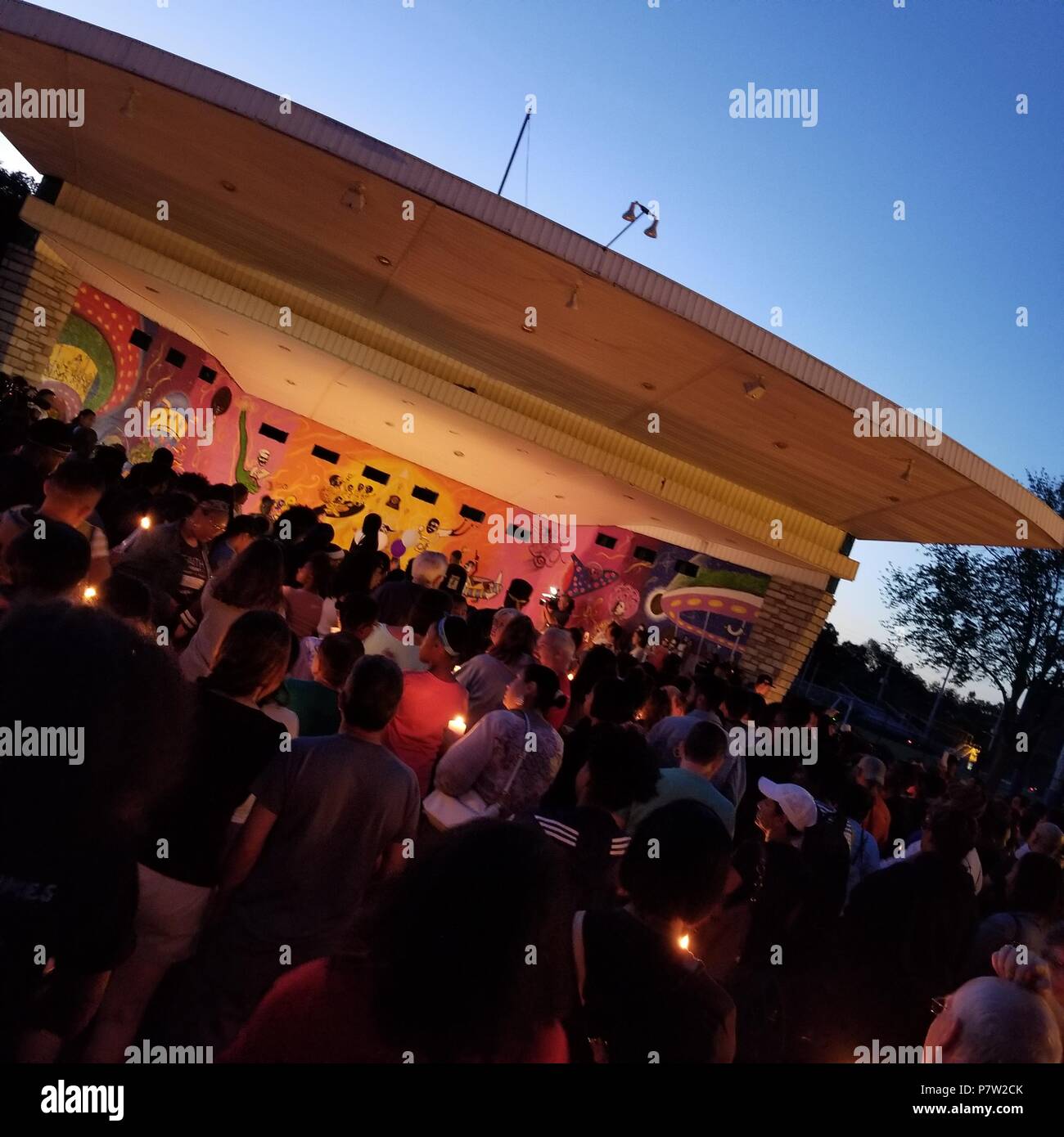 Teaneck, NJ, USA. 7th July, 2018. Mourners gather at Milton Votee Park ...