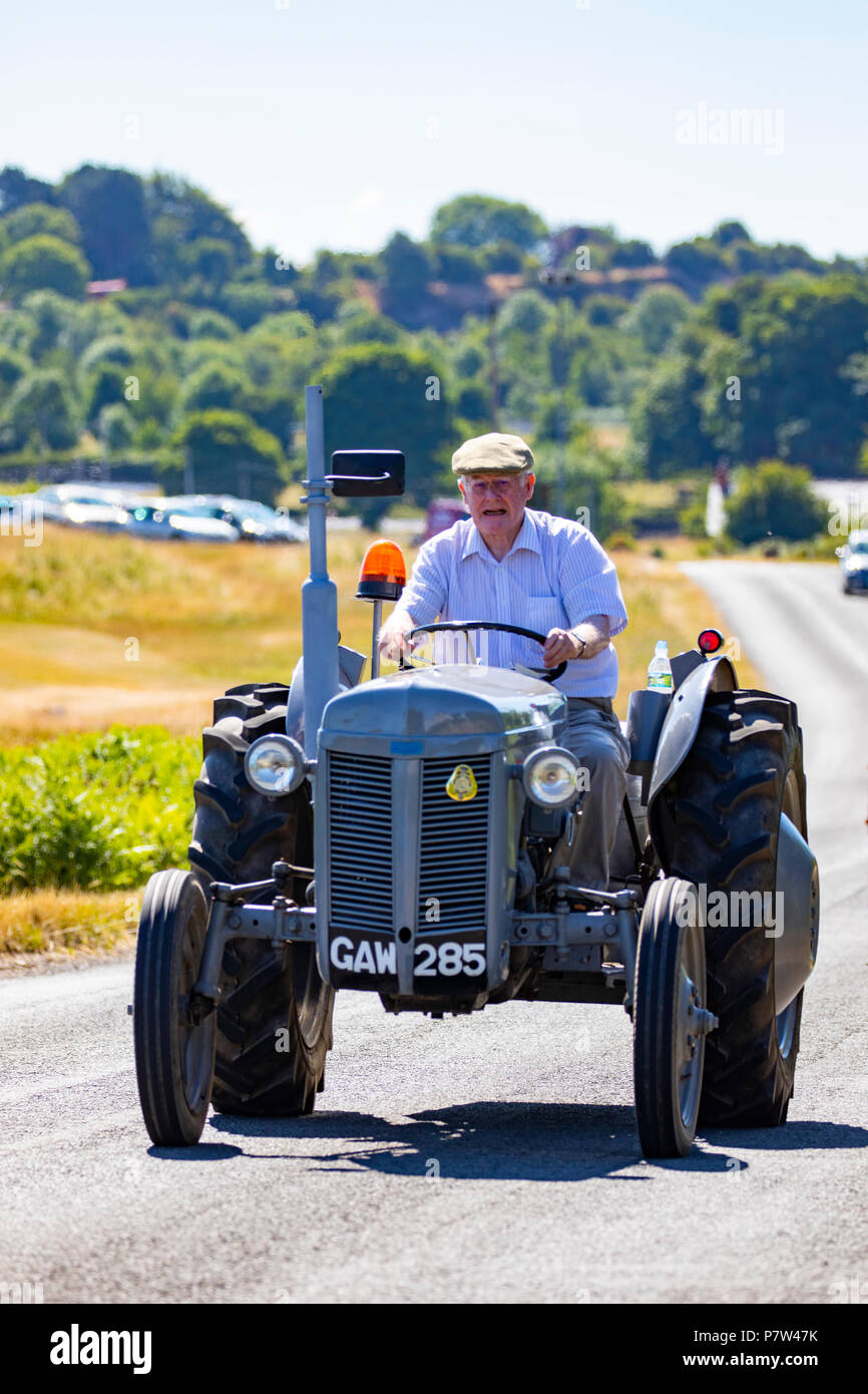 Classic tractors hi-res stock photography and images - Alamy