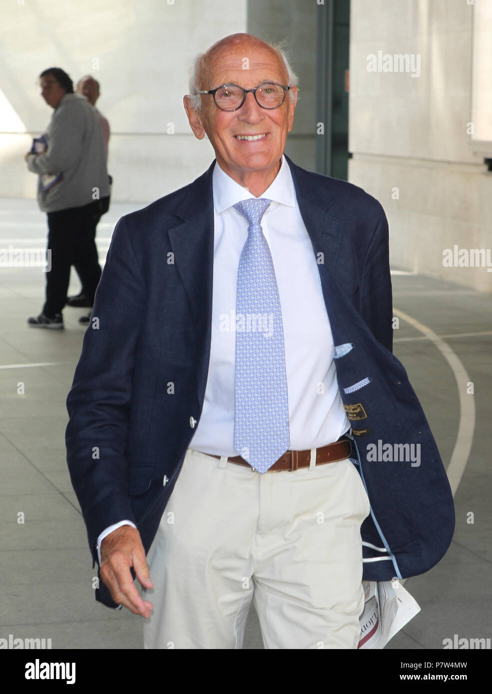 Barry davies commentator hi-res stock photography and images - Alamy