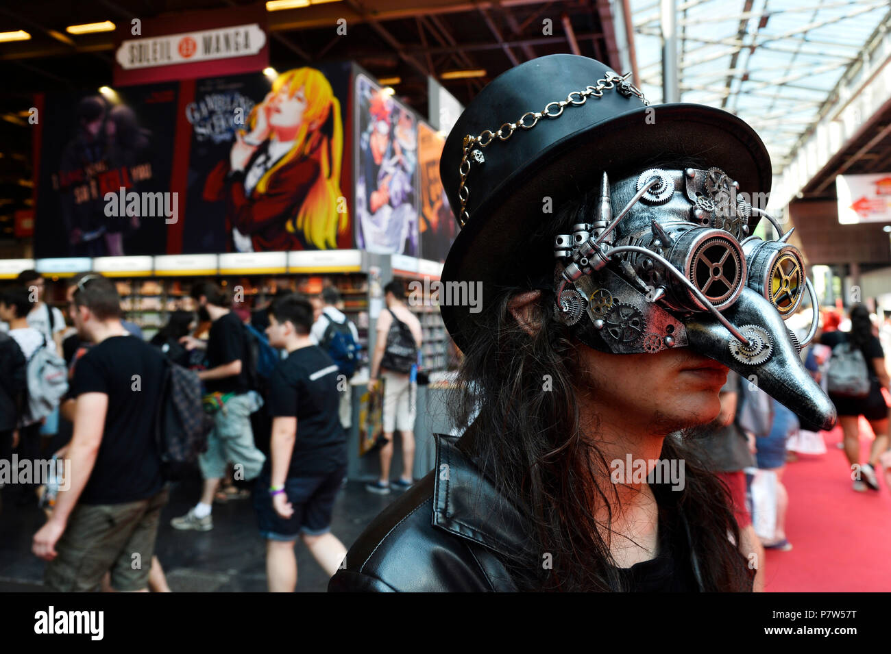 Japan paris cosplay hi-res stock photography and images - Alamy
