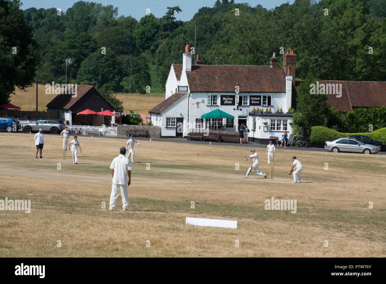 Tilford, Surrey, UK. 8th July, 2018. As the heatwave continues, people ...
