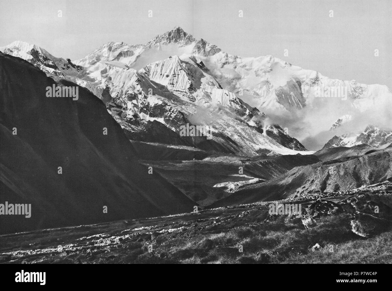 38-39plancheXXXVIII-XXXIX. Le Kangchenjunga, au coucher du soleil, vu ...