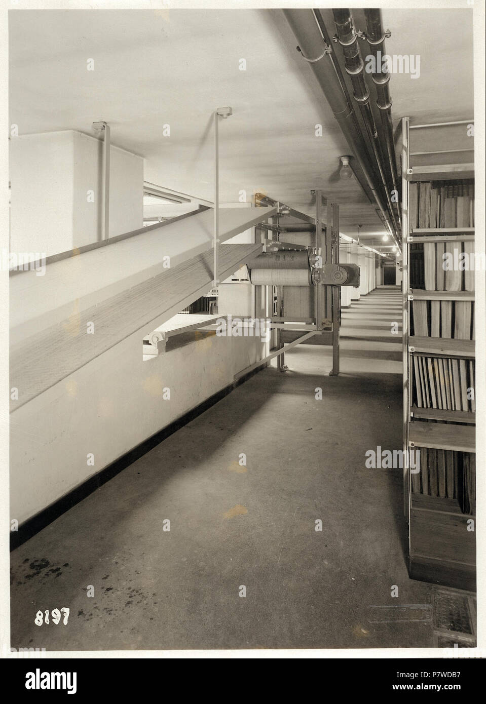 Anlage vor der Erweiterung : Aufsteigendes Schrägband im Obergeschoss ...