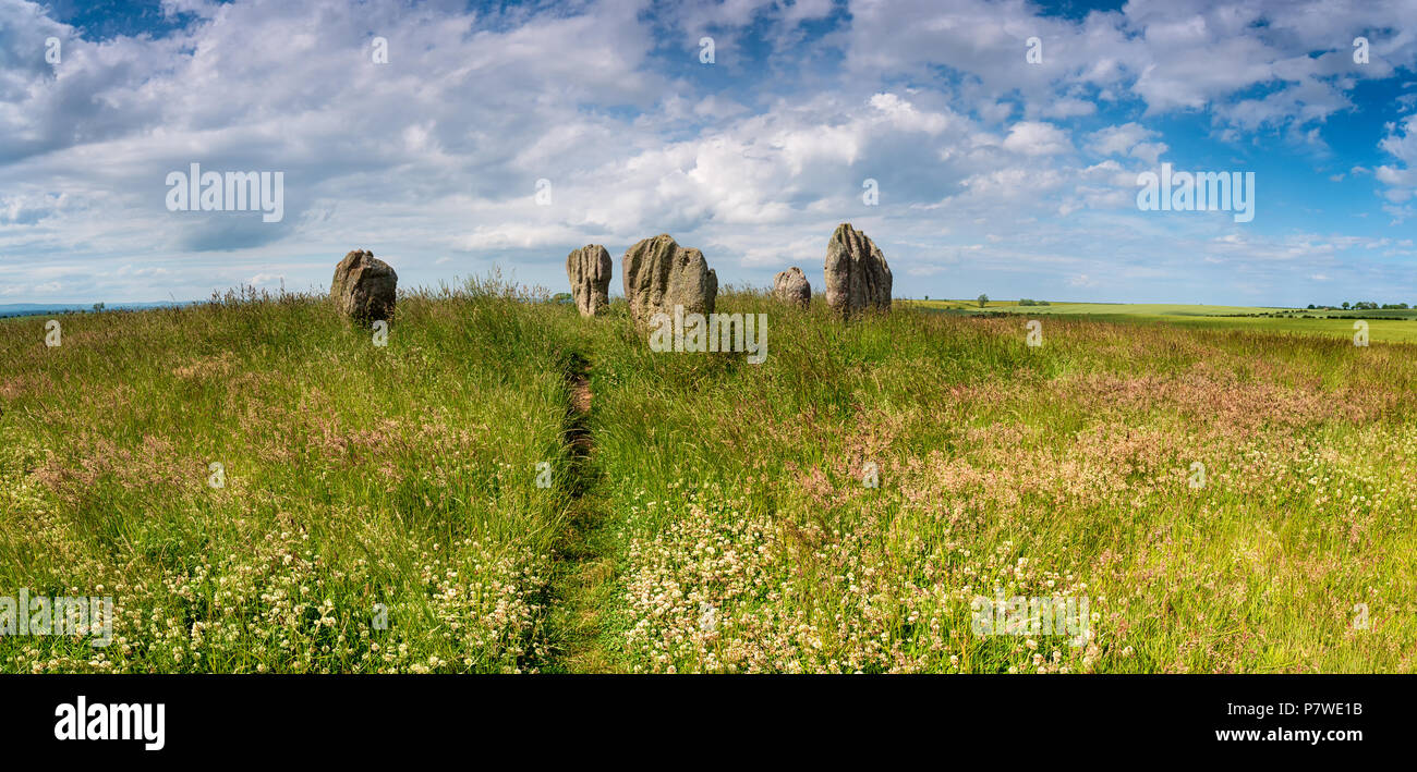 Border of stones hi-res stock photography and images - Alamy