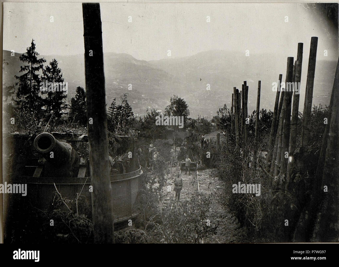 42 cm howitzer hi-res stock photography and images - Alamy