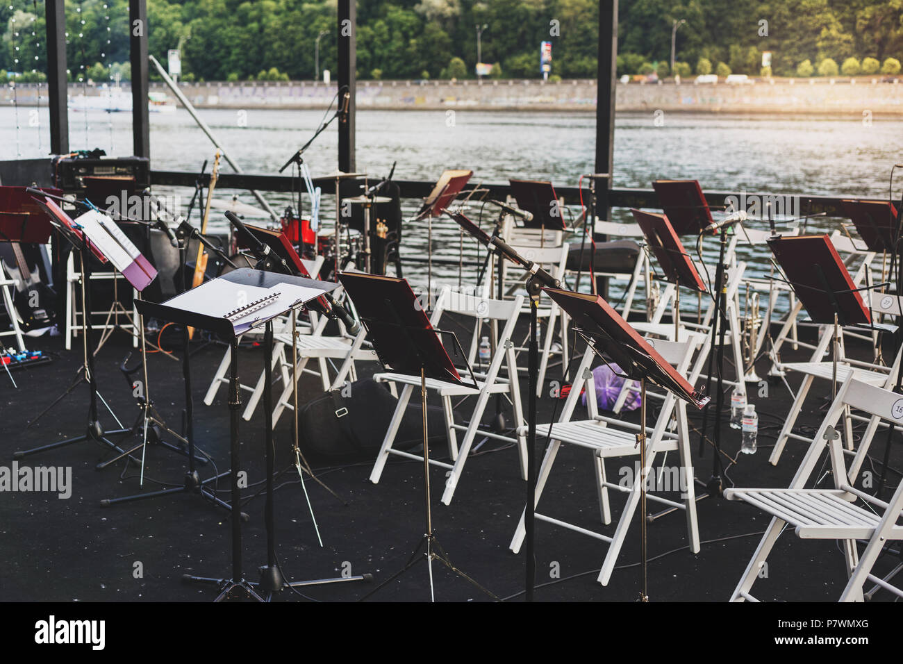 Classical music background hi-res stock photography and images - Alamy