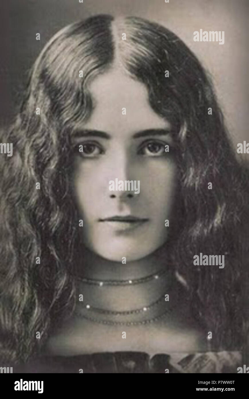 English: Cleo de Merode . circa 1901 93 Cleo15 Stock Photo - Alamy
