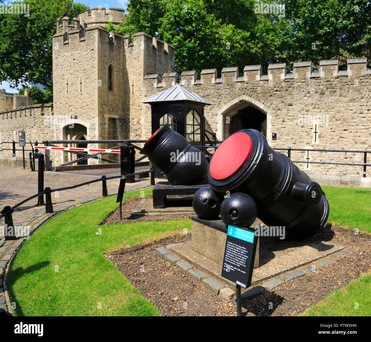 Cannons tower london hi-res stock photography and images - Alamy