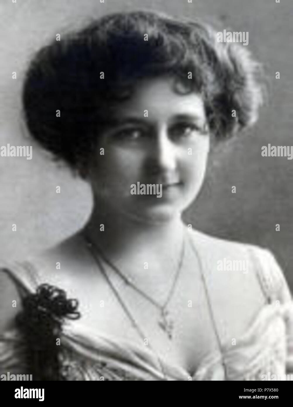 English: Photograph of the Danish actress Emma Thomsen . circa 1890 145 ...
