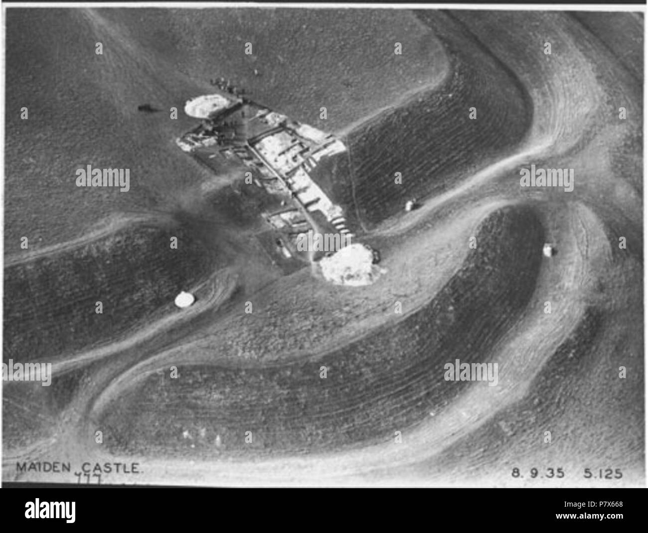 Maiden castle excavations hi-res stock photography and images - Alamy