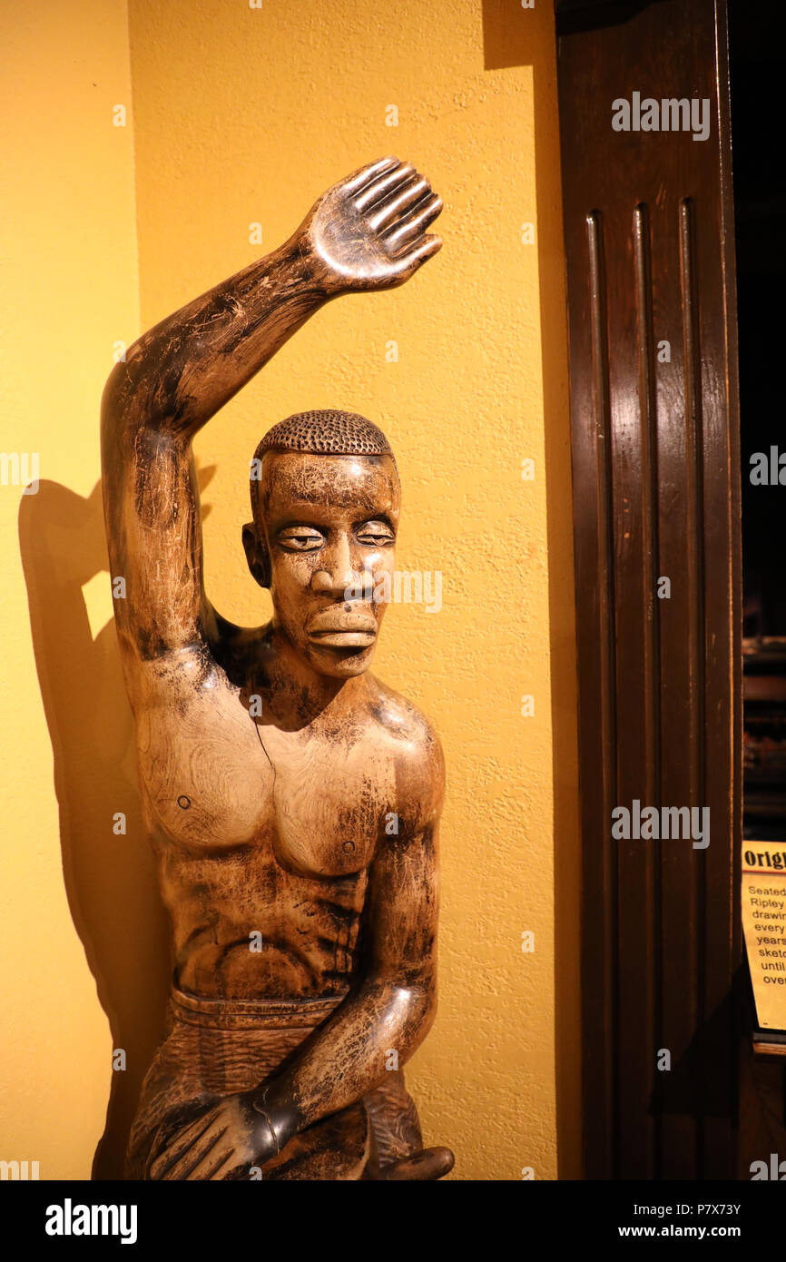 Scary statue hi-res stock photography and images - Alamy