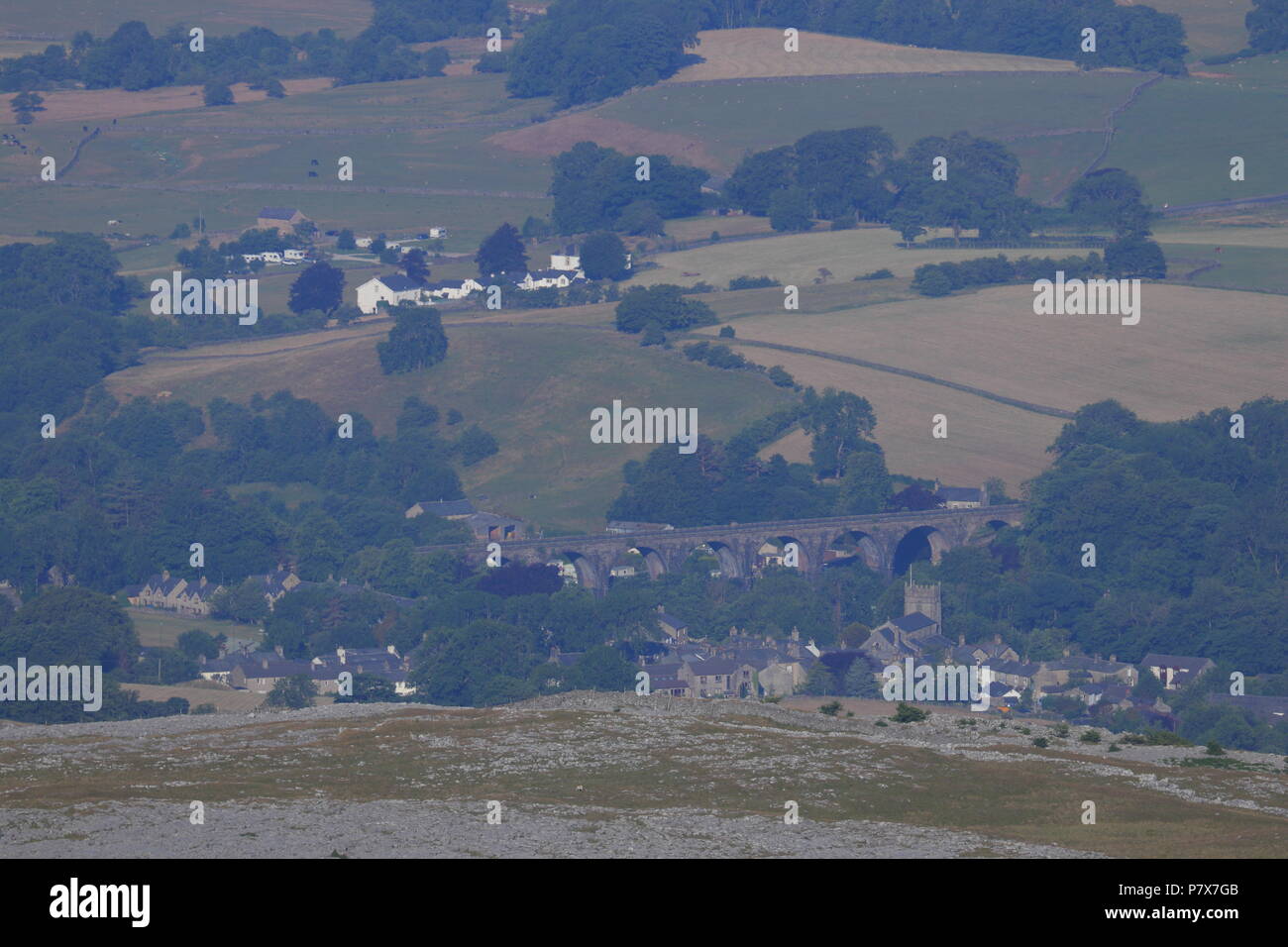 Ingleton village yorkshire hi-res stock photography and images - Alamy