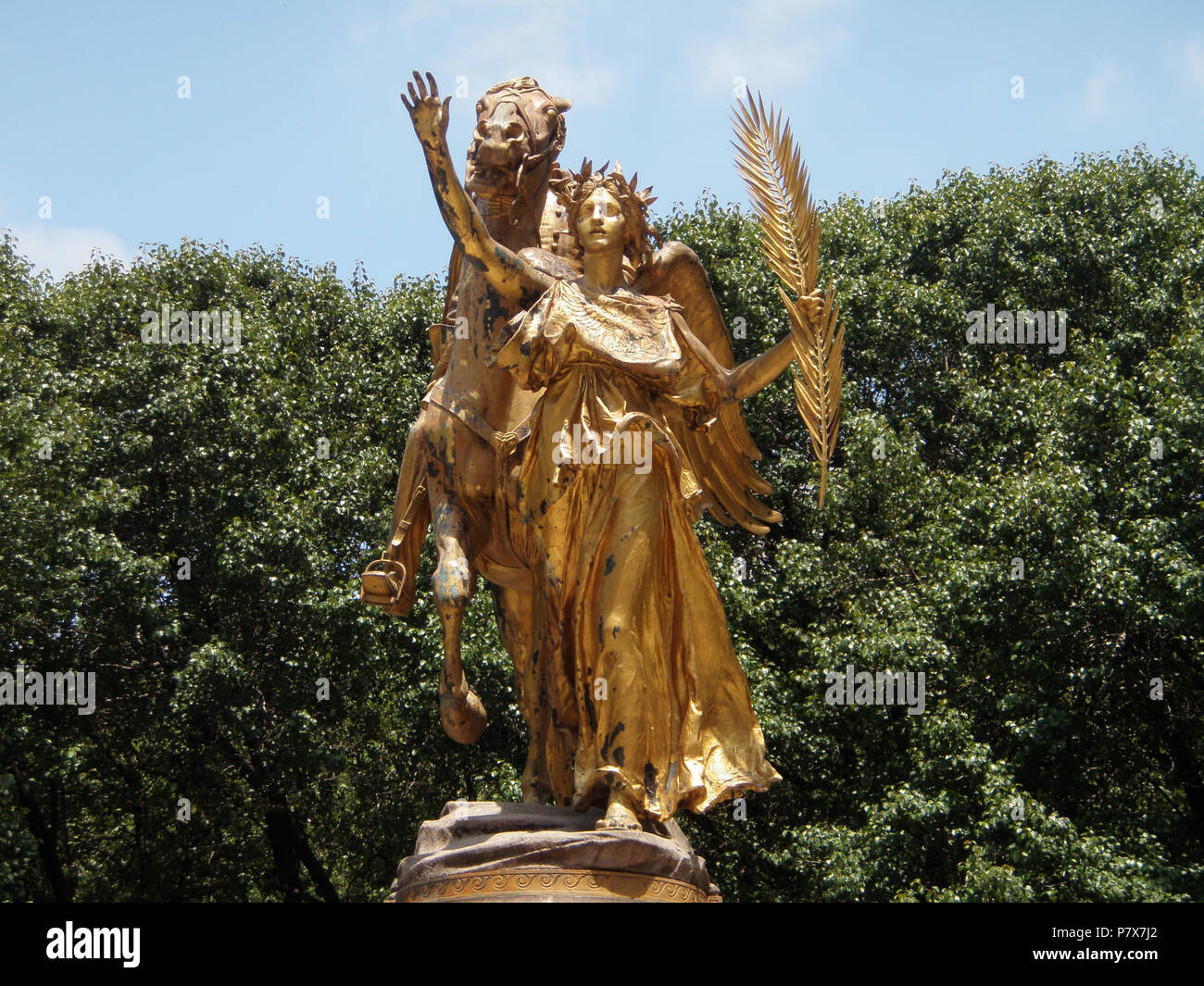 English: Statue in Grand Army plaza at the southeast corner of Central ...