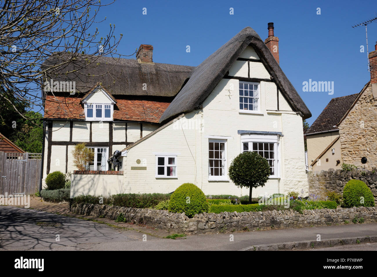 The Golden Cross, Long Crendon, Buckinghamshire Stock Photo - Alamy