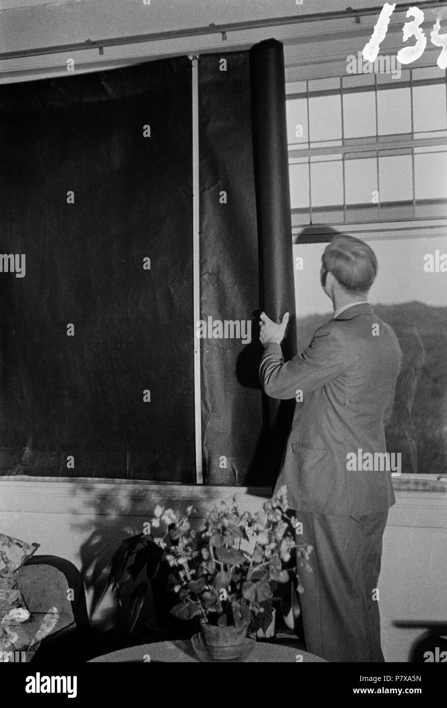 . Huizinga collectie verduistering - NIOD - 216640. Nederlands: Foto ...