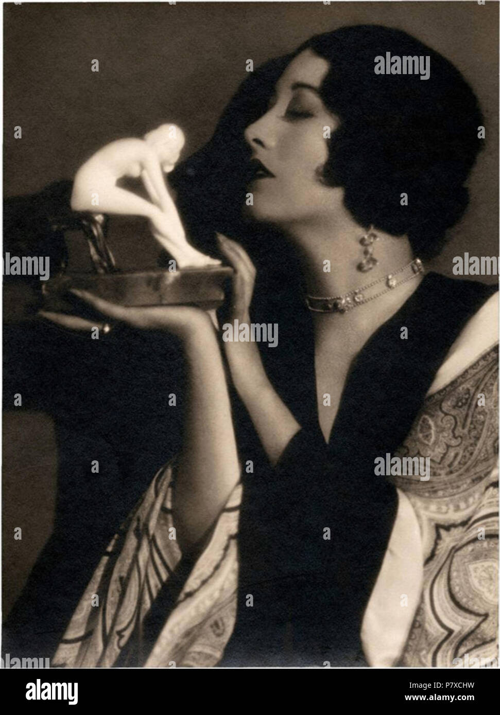 English: Joan Crawford . circa 1930 333 RH LouiseJoan Crawford Stock ...