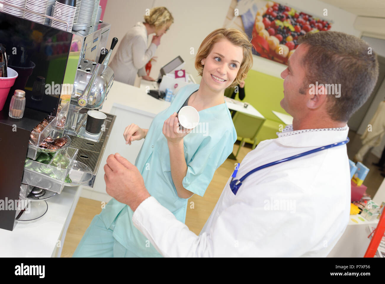Hospital kitchen staff hi-res stock photography and images - Alamy