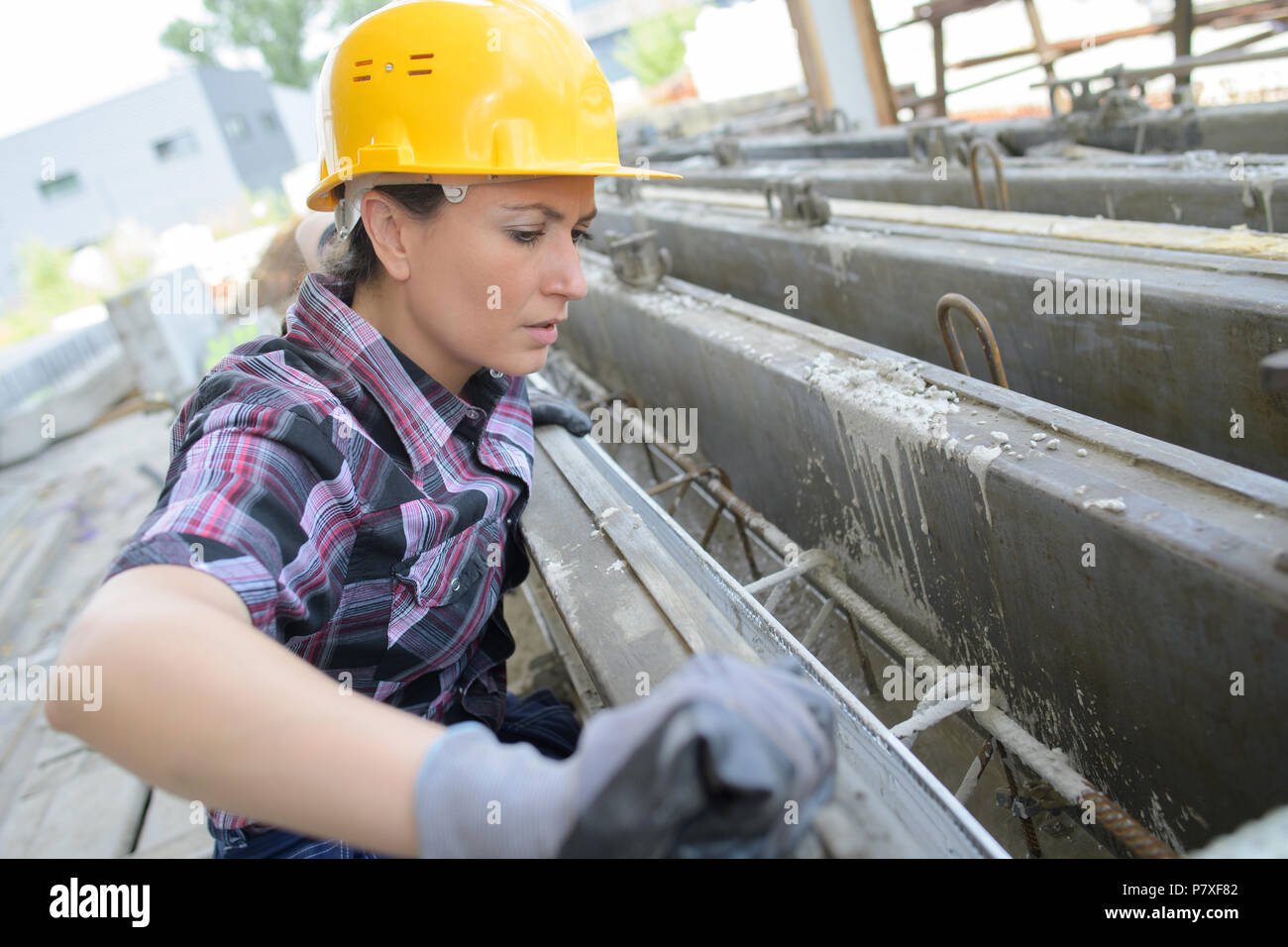 female construction worker Stock Photo - Alamy