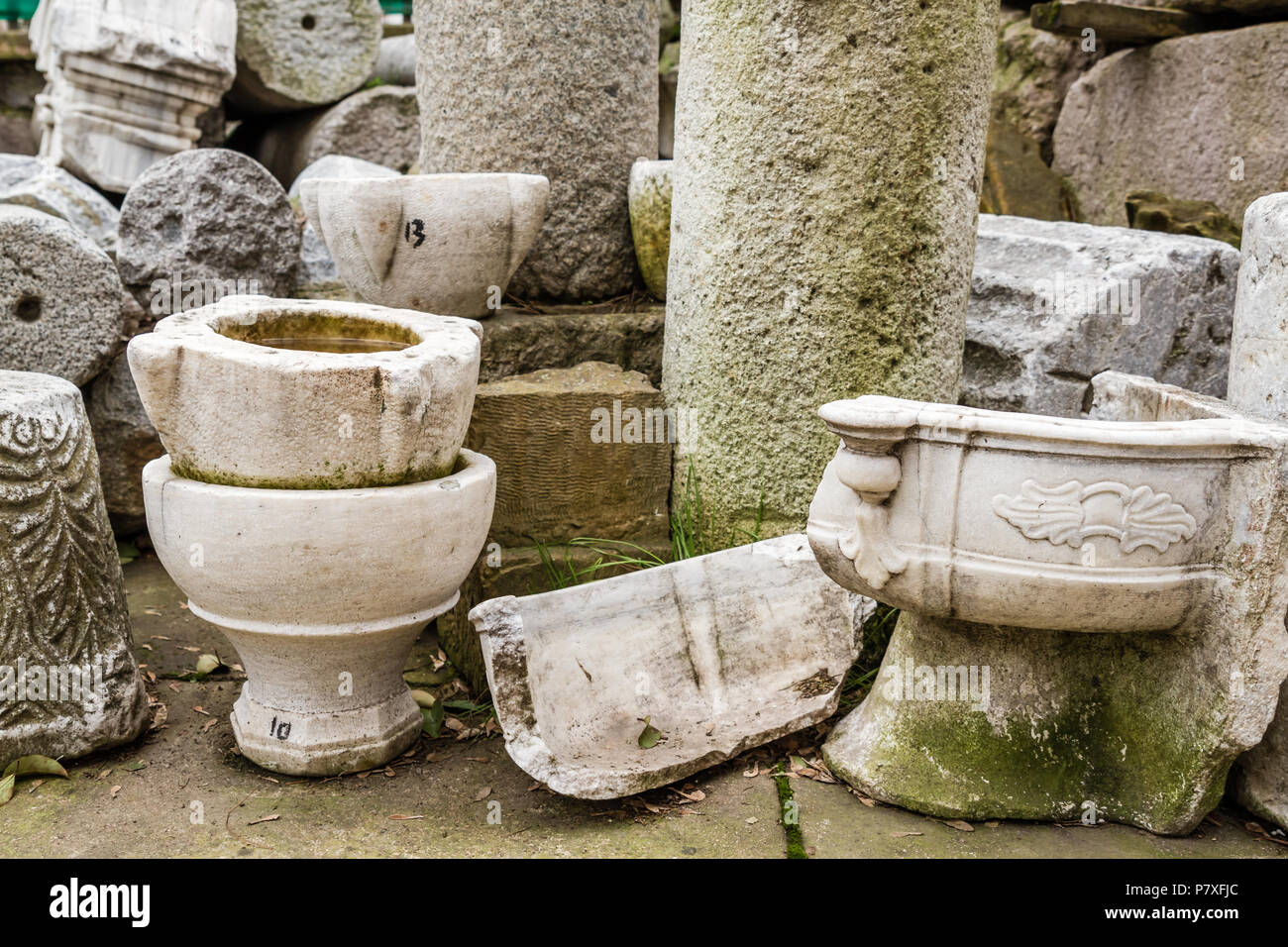 Detail of damaged ancient roman column hi-res stock photography and ...